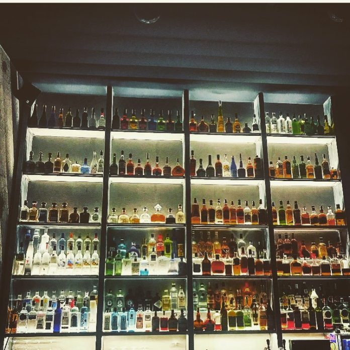 Top 7 Bars in Funchal Madeira - Portugal.com