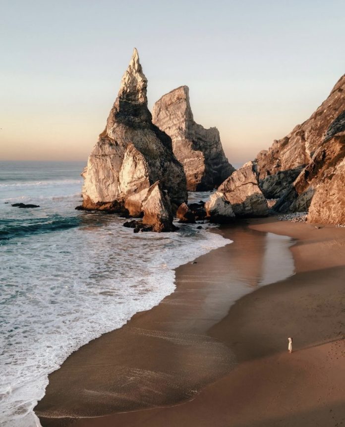 9 Best Beaches in Lisbon - Portugal.com