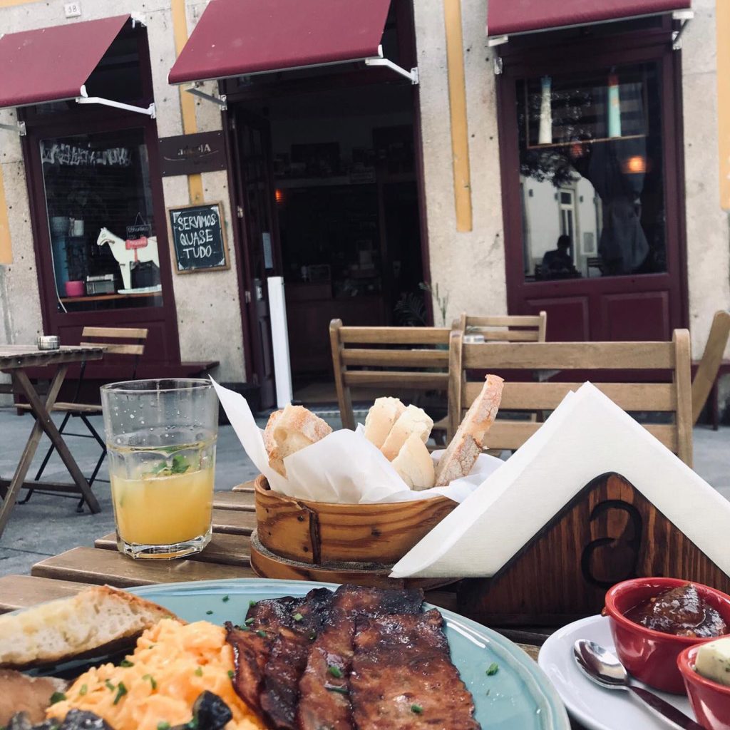 9 Best Bars in Porto - Portugal.com