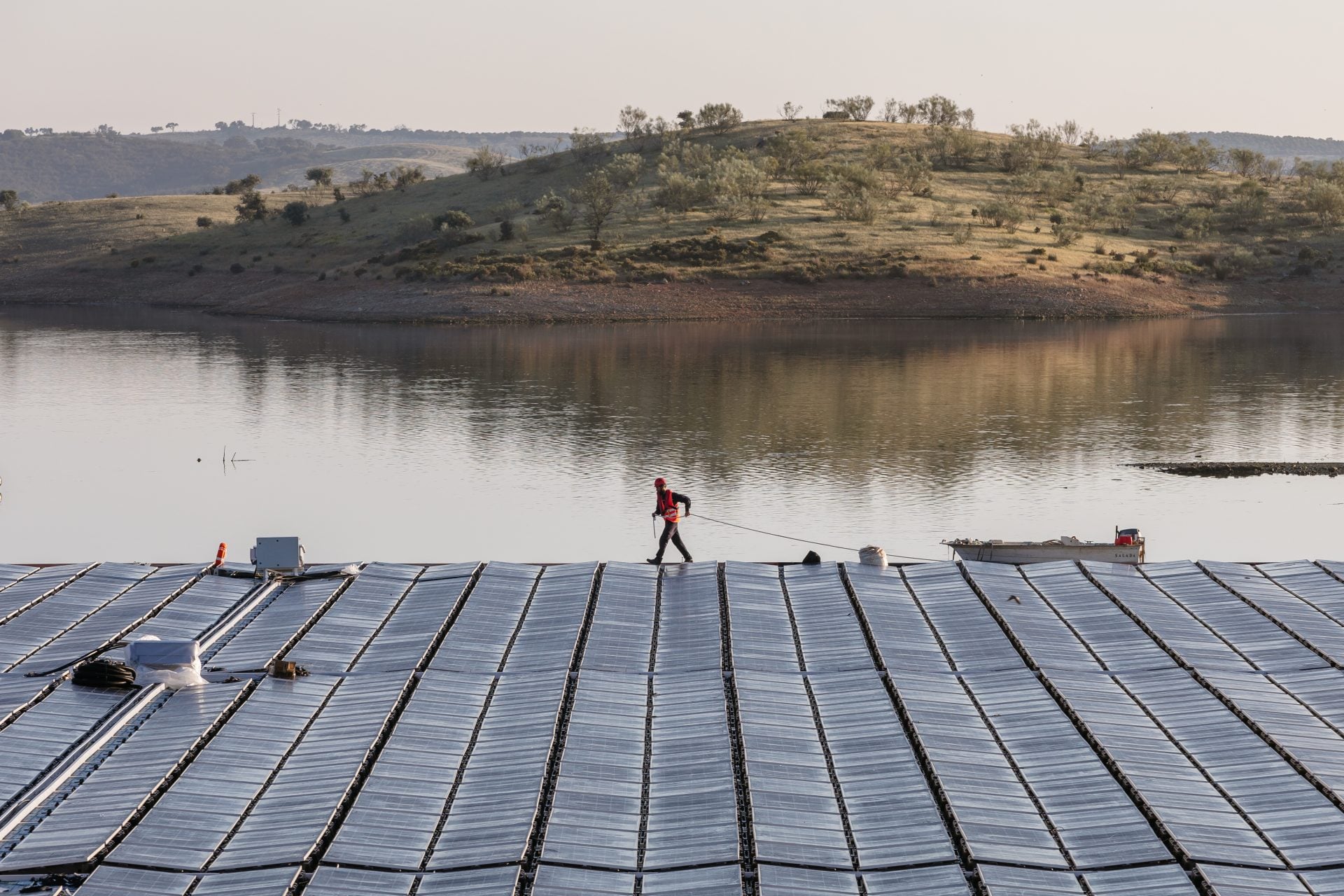 Europe’s largest floating solar panel farm built in Portugal - Portugal.com