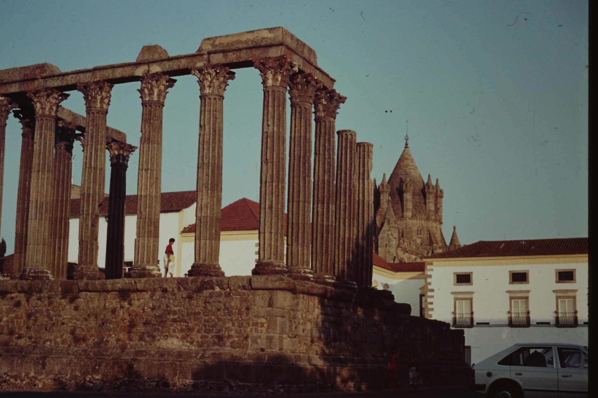 Roman Temple of Évora - Portugal.com