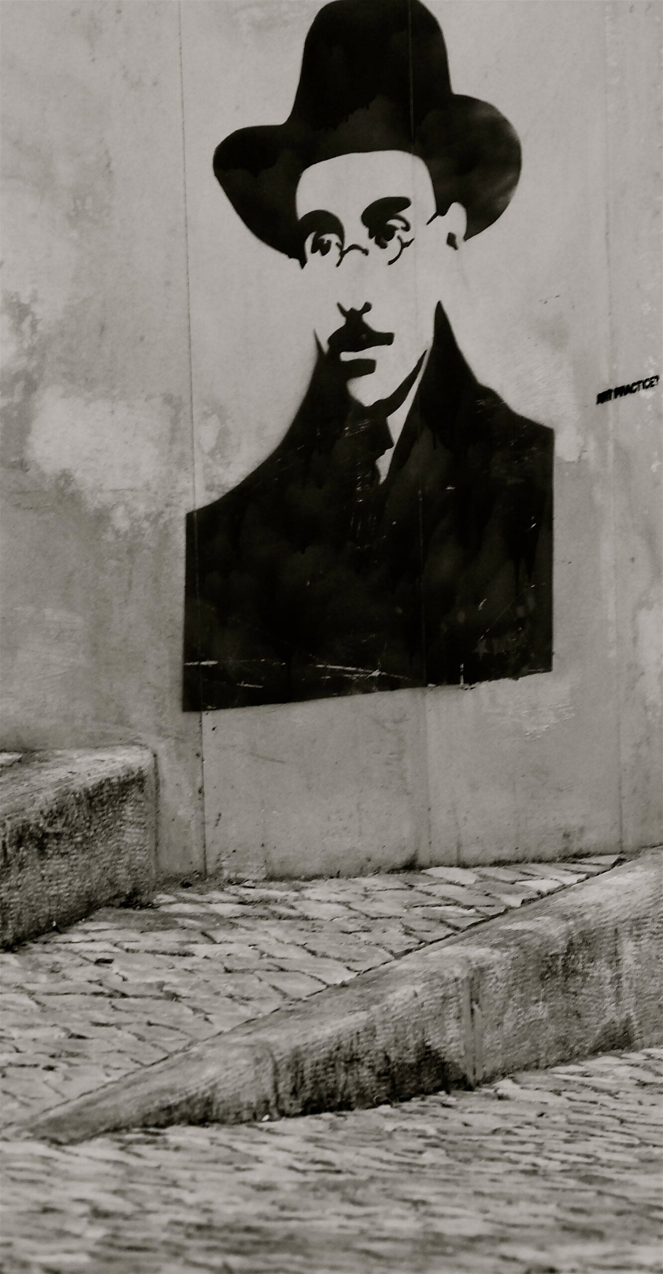 Casa Fernando Pessoa and Other Landmarks for Pessoa Fans - Portugal.com
