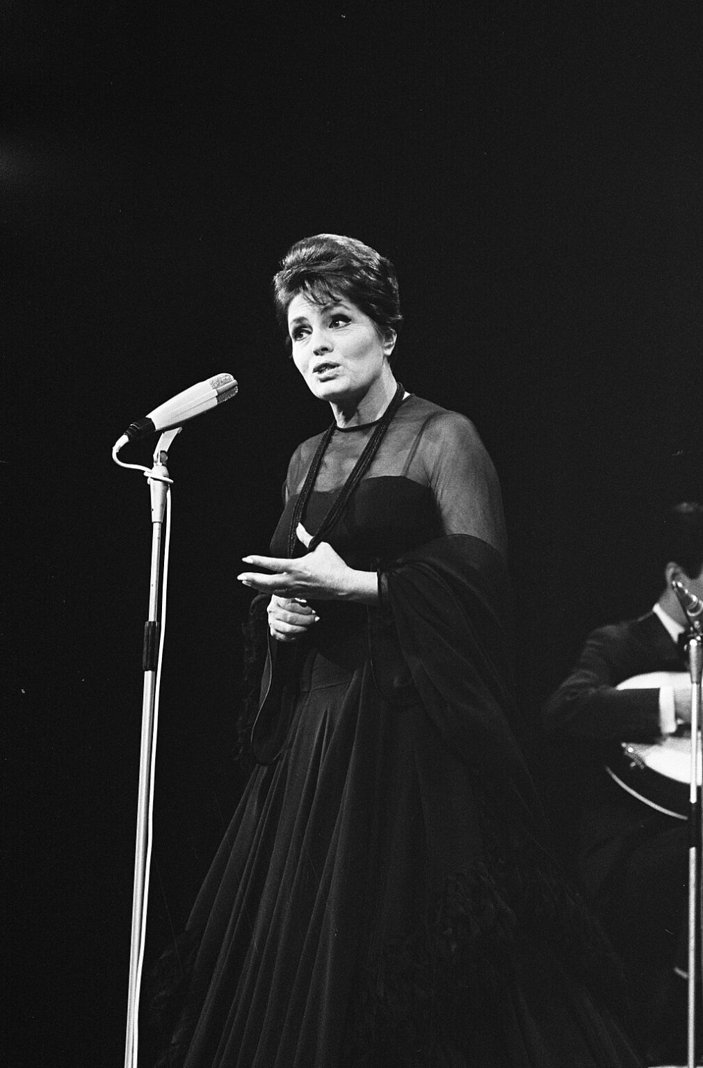 16 Amazing Facts About Amália Rodrigues, Portugal’s Queen of Fado ...